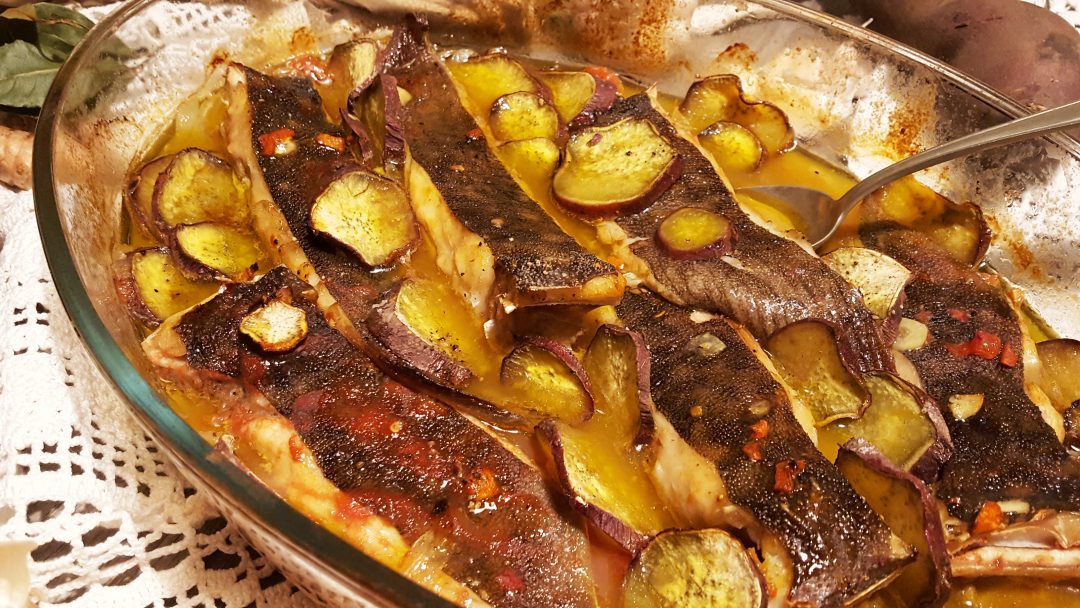 Raia no forno com batata doce - Deliciosa Paparoca